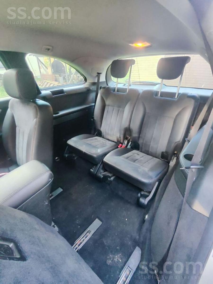 Grey Mercedes-Benz R 320 2006 in Riga, with an engine capacity of 3.00 L and mileage of 292 thousand km for 3000 €, photo 5 on AUTOMOTO.COM.LV
