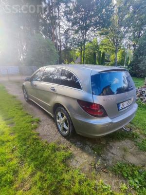 Grey Mercedes-Benz R 320 2006 in Riga, with an engine capacity of 3.00 L and mileage of 292 thousand km for 3000 €, photo 10 on AUTOMOTO.COM.LV