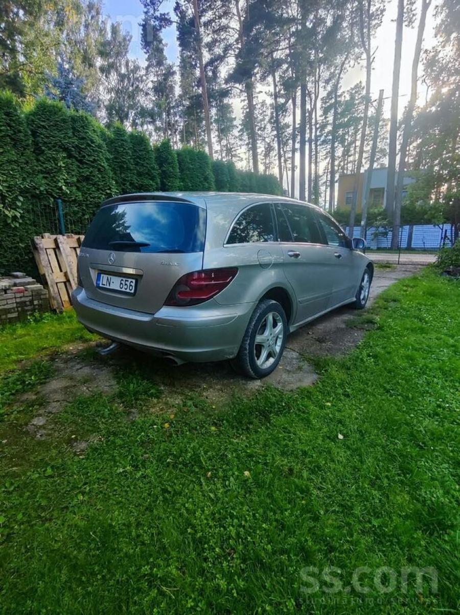 Grey Mercedes-Benz R 320 2006 in Riga, with an engine capacity of 3.00 L and mileage of 292 thousand km for 3000 €, photo 11 on AUTOMOTO.COM.LV