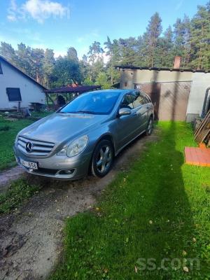 Grey Mercedes-Benz R 320 2006 in Riga, with an engine capacity of 3.00 L and mileage of 292 thousand km for 3000 €, photo 13 on AUTOMOTO.COM.LV