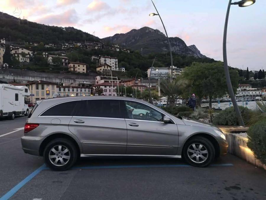 Pelēks Mercedes-Benz R 320 2006 Kaišiadorys, ar dzinēja tilpumu 2.99 L un nobraukumu 424 tūkst. km par 2790 €, foto 13 vietnē AUTOMOTO.COM.LV