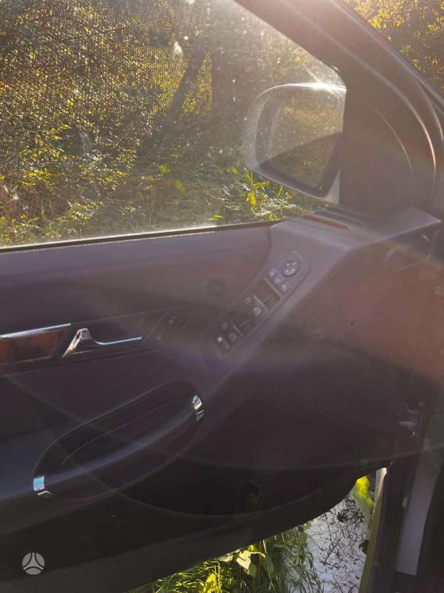 Pelēks Mercedes-Benz R 320 2006 Kaišiadorys, ar dzinēja tilpumu 2.99 L un nobraukumu 424 tūkst. km par 2790 €, foto 18 vietnē AUTOMOTO.COM.LV