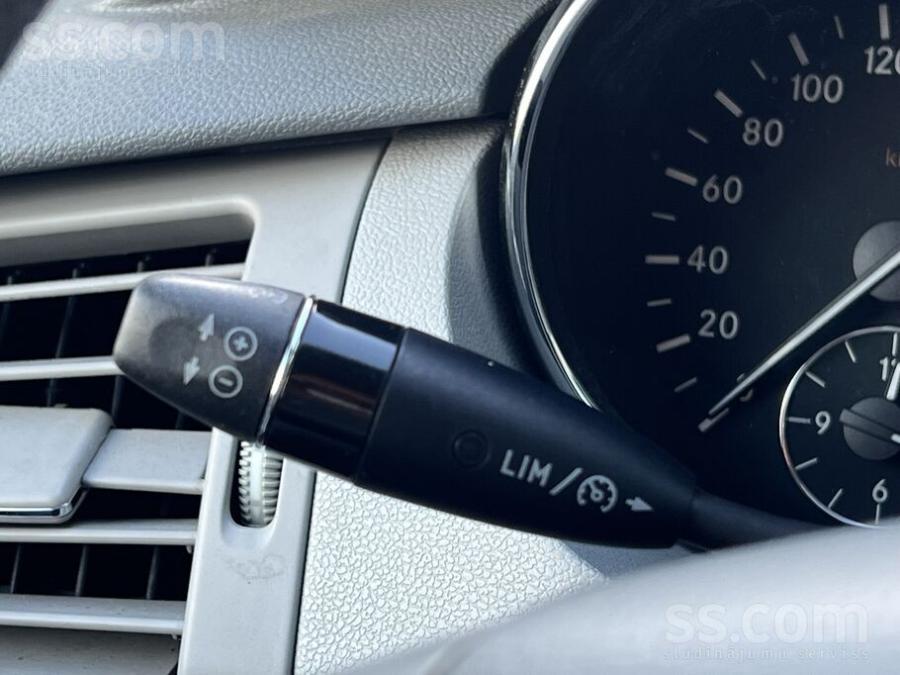 Pelēks Mercedes-Benz R 320 2006 Rēzekne, ar dzinēja tilpumu 3.00 L un nobraukumu 333 tūkst. km par 3750 €, foto 21 vietnē AUTOMOTO.COM.LV
