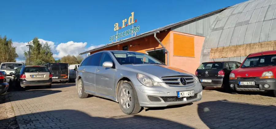 Grey Mercedes-Benz R 320 2007 in Valmiera, with an engine capacity of 3.00 L and mileage of 359 thousand km for 2550 €, photo 1 on AUTOMOTO.COM.LV