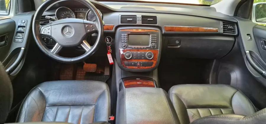 Grey Mercedes-Benz R 320 2007 in Valmiera, with an engine capacity of 3.00 L and mileage of 359 thousand km for 2550 €, photo 8 on AUTOMOTO.COM.LV