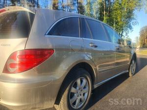 Pelēks Mercedes-Benz R 320 2007 Rīga, ar dzinēja tilpumu 3.00 L un nobraukumu 389 tūkst. km par 2000 €, foto 3 vietnē AUTOMOTO.COM.LV
