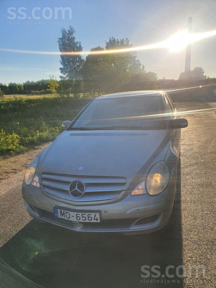 Pelēks Mercedes-Benz R 320 2007 Rīga, ar dzinēja tilpumu 3.00 L un nobraukumu 389 tūkst. km par 2000 €, foto 5 vietnē AUTOMOTO.COM.LV