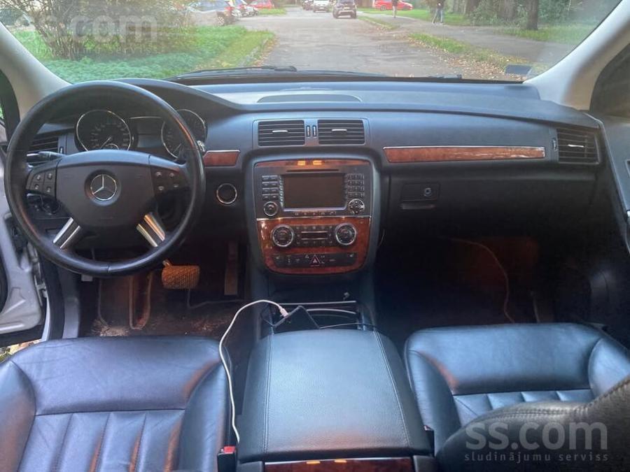 Pelēks Mercedes-Benz R 320 2007 Rīga, ar dzinēja tilpumu 3.00 L un nobraukumu 280 tūkst. km par 4900 €, foto 13 vietnē AUTOMOTO.COM.LV