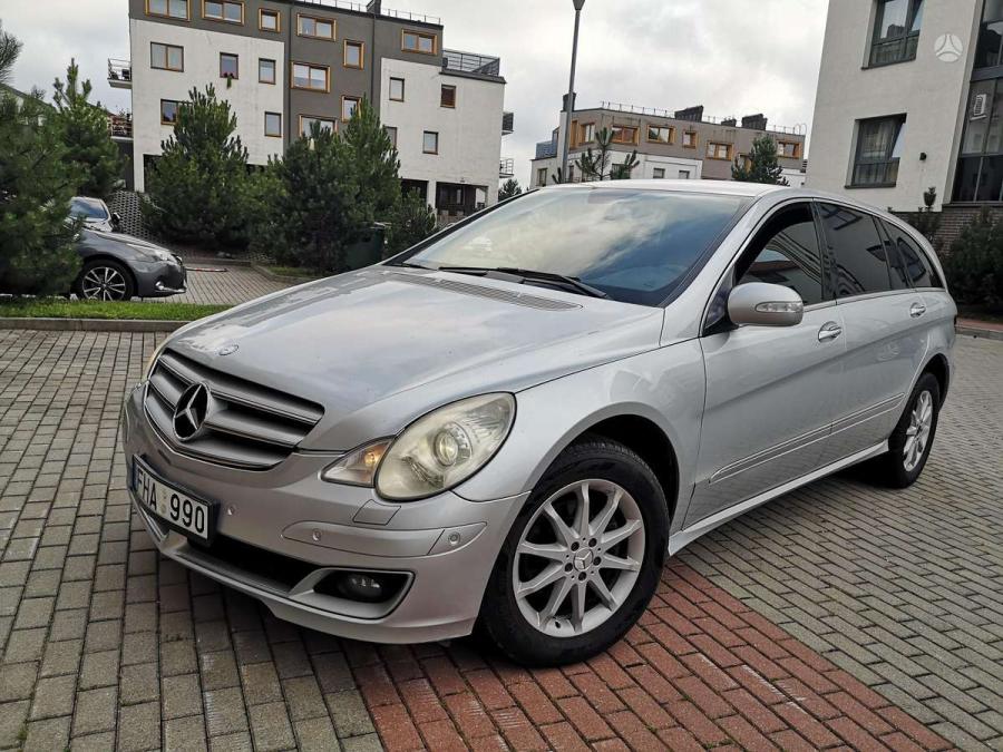 Pelēks Mercedes-Benz R 320 2007 Klaipėda, ar dzinēja tilpumu 3.00 L un nobraukumu 289 tūkst. km par 3700 €, foto 3 vietnē AUTOMOTO.COM.LV