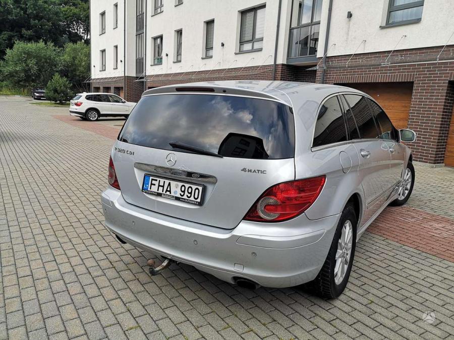 Pelēks Mercedes-Benz R 320 2007 Klaipėda, ar dzinēja tilpumu 3.00 L un nobraukumu 289 tūkst. km par 3700 €, foto 4 vietnē AUTOMOTO.COM.LV