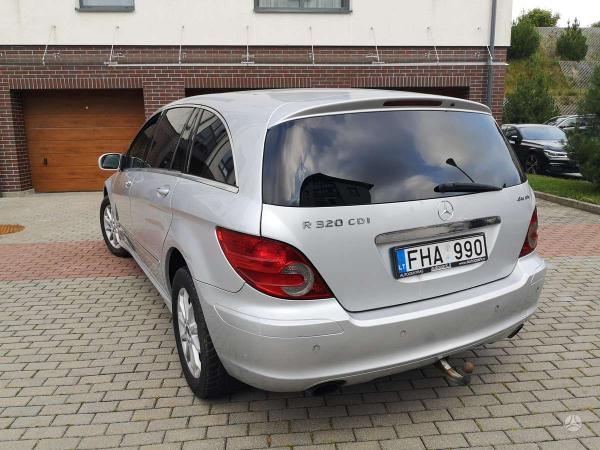 Pelēks Mercedes-Benz R 320 2007 Klaipėda, ar dzinēja tilpumu 3.00 L un nobraukumu 289 tūkst. km par 3700 €, foto 7 vietnē AUTOMOTO.COM.LV