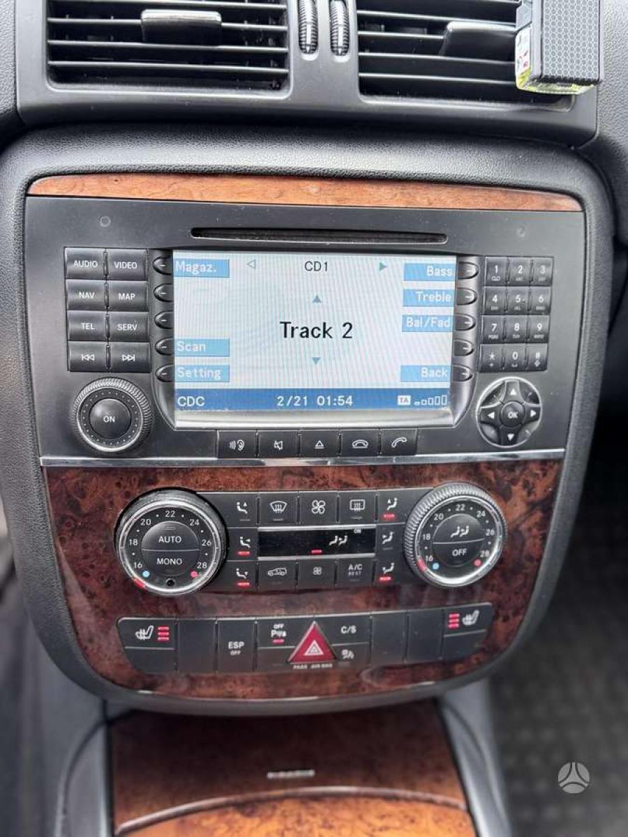 Pelēks Mercedes-Benz R 320 2008 Viļņa, ar dzinēja tilpumu 2.99 L un nobraukumu 325 tūkst. km par 1650 €, foto 11 vietnē AUTOMOTO.COM.LV