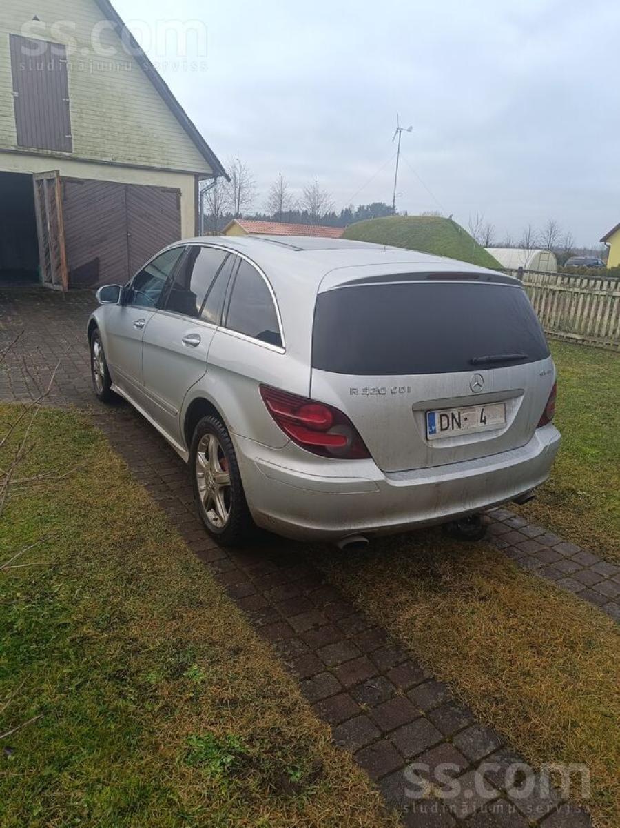 Grey Mercedes-Benz R 320 2006 in Ventspils, with an engine capacity of 3.00 L and mileage of 297 thousand km for 3000 €, photo 3 on AUTOMOTO.COM.LV
