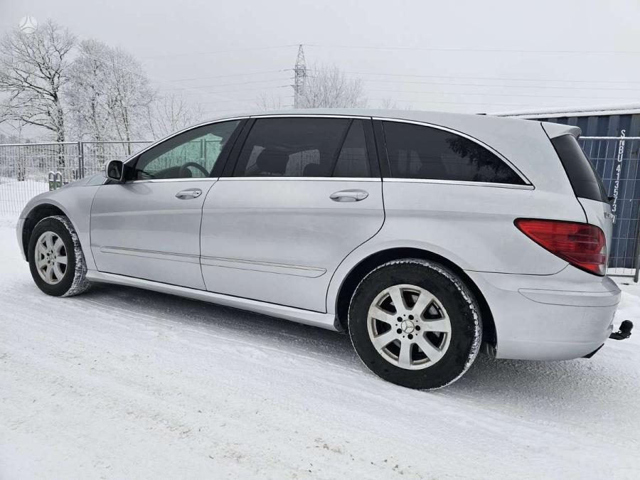 Grey Mercedes-Benz R 320 2006 in Kaunas, with an engine capacity of 3.00 L and mileage of 310 thousand km for 3650 €, photo 4 on AUTOMOTO.COM.LV