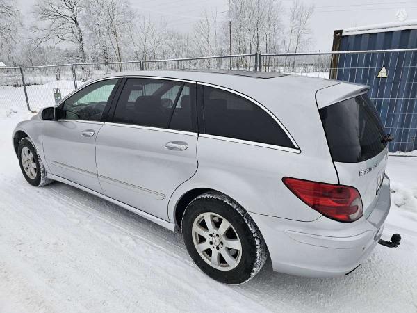 Grey Mercedes-Benz R 320 2006 in Kaunas, with an engine capacity of 3.00 L and mileage of 310 thousand km for 3650 €, photo 5 on AUTOMOTO.COM.LV