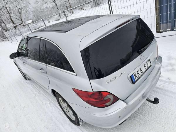 Grey Mercedes-Benz R 320 2006 in Kaunas, with an engine capacity of 3.00 L and mileage of 310 thousand km for 3650 €, photo 6 on AUTOMOTO.COM.LV