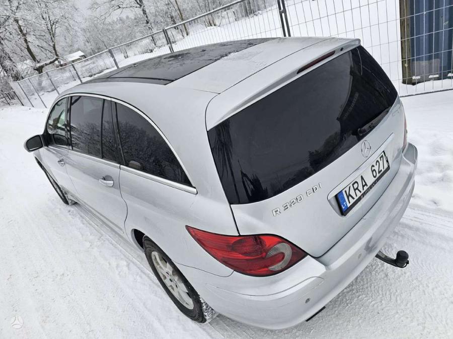 Grey Mercedes-Benz R 320 2006 in Kaunas, with an engine capacity of 3.00 L and mileage of 310 thousand km for 3650 €, photo 6 on AUTOMOTO.COM.LV