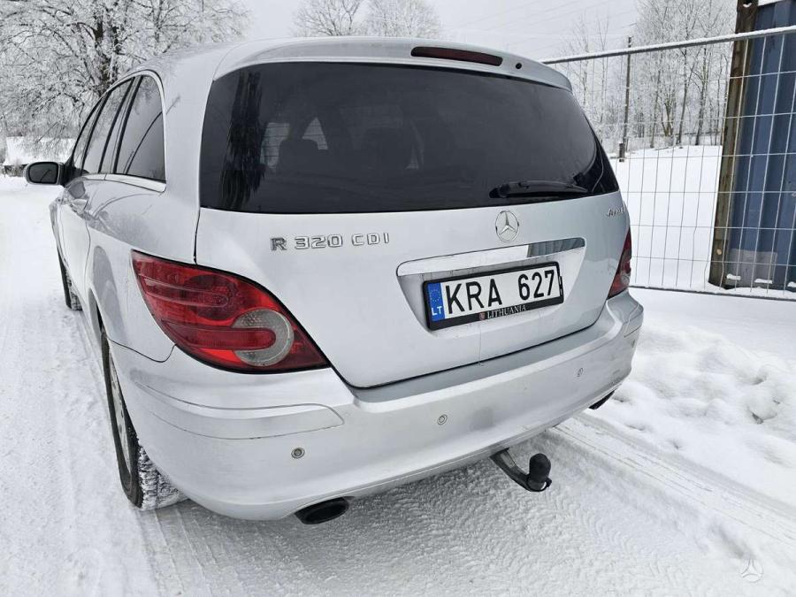 Grey Mercedes-Benz R 320 2006 in Kaunas, with an engine capacity of 3.00 L and mileage of 310 thousand km for 3650 €, photo 8 on AUTOMOTO.COM.LV