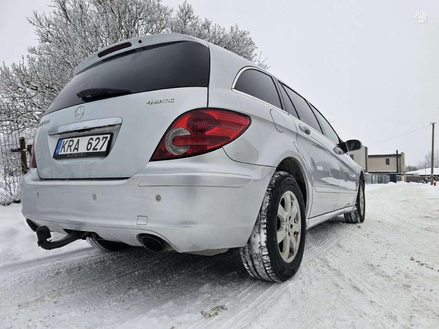 Grey Mercedes-Benz R 320 2006 in Kaunas, with an engine capacity of 3.00 L and mileage of 310 thousand km for 3650 €, photo 14 on AUTOMOTO.COM.LV