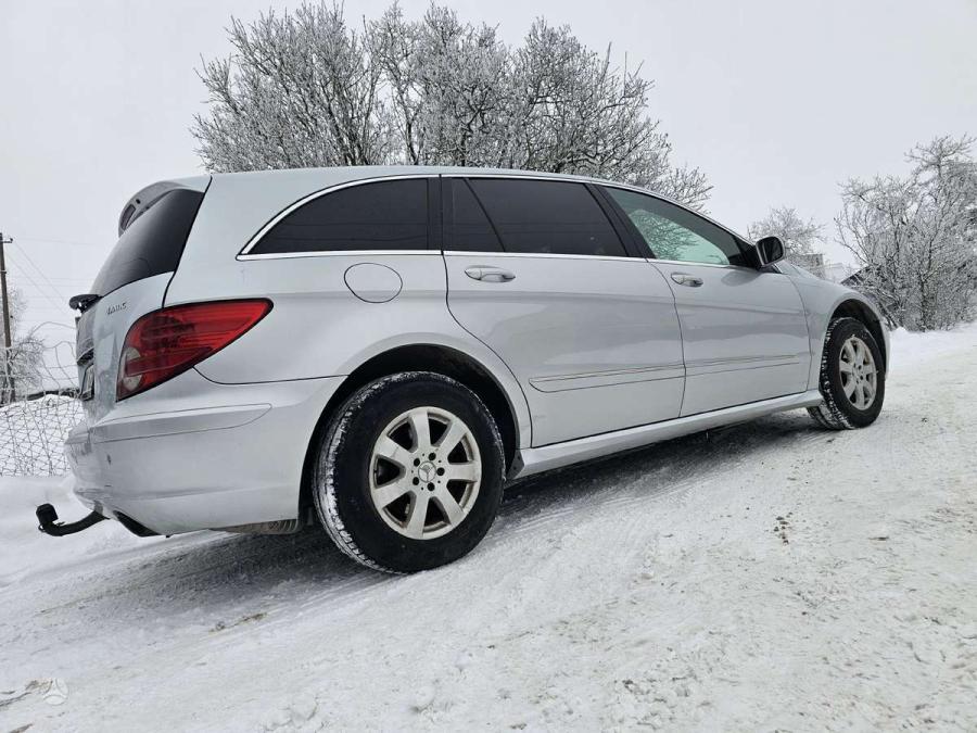 Grey Mercedes-Benz R 320 2006 in Kaunas, with an engine capacity of 3.00 L and mileage of 310 thousand km for 3650 €, photo 16 on AUTOMOTO.COM.LV