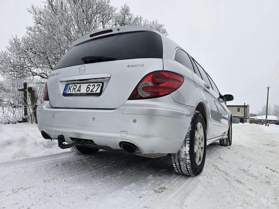 Grey Mercedes-Benz R 320 2006 in Kaunas, with an engine capacity of 3.00 L and mileage of 310 thousand km for 3650 €, photo 17 on AUTOMOTO.COM.LV