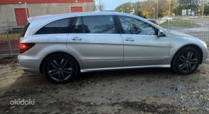 Pelēks Mercedes-Benz R 320 2006 Tallina, ar dzinēja tilpumu 3.00 L un nobraukumu 0 tūkst. km par 3000 €, foto  vietnē AUTOMOTO.COM.LV