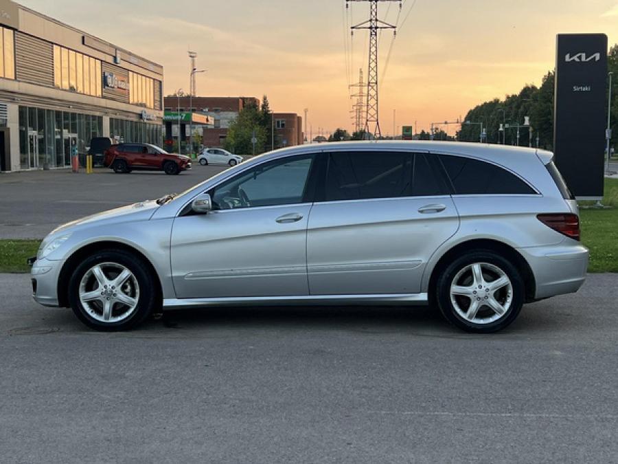 Pelēks Mercedes-Benz R 320 2006 Narva, ar dzinēja tilpumu 3.00 L un nobraukumu 496 tūkst. km par 1999 €, foto 5 vietnē AUTOMOTO.COM.LV