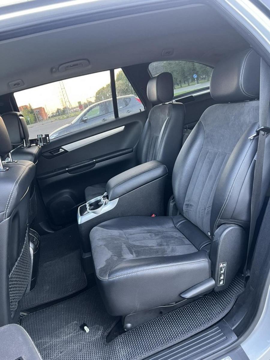Pelēks Mercedes-Benz R 320 2006 Narva, ar dzinēja tilpumu 3.00 L un nobraukumu 496 tūkst. km par 1999 €, foto 25 vietnē AUTOMOTO.COM.LV