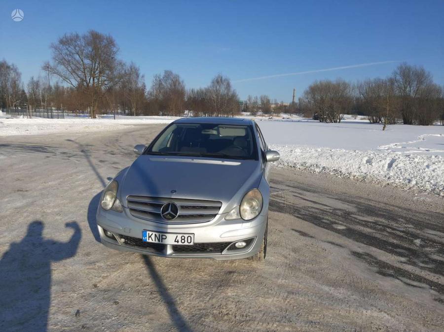 Grey Mercedes-Benz R 320 2007 in Panevezys, with an engine capacity of 3.00 L and mileage of 310 thousand km for 3900 €, photo 17 on AUTOMOTO.COM.LV