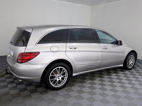 Pelēks Mercedes-Benz R 320 2007 Tallina, ar dzinēja tilpumu 3.00 L un nobraukumu 319 tūkst. km par 1999 €, foto 4 vietnē AUTOMOTO.COM.LV