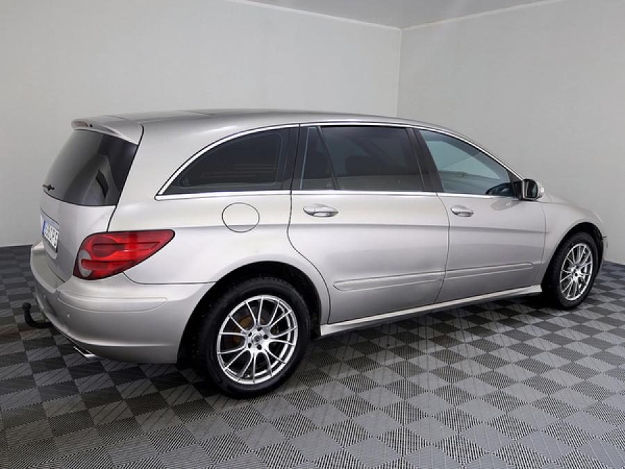 Pelēks Mercedes-Benz R 320 2007 Tallina, ar dzinēja tilpumu 3.00 L un nobraukumu 319 tūkst. km par 1999 €, foto 4 vietnē AUTOMOTO.COM.LV