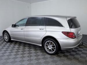 Pelēks Mercedes-Benz R 320 2007 Tallina, ar dzinēja tilpumu 3.00 L un nobraukumu 319 tūkst. km par 1999 €, foto 5 vietnē AUTOMOTO.COM.LV