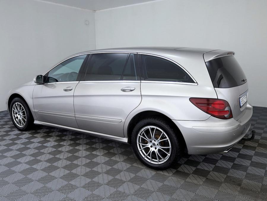 Pelēks Mercedes-Benz R 320 2007 Tallina, ar dzinēja tilpumu 3.00 L un nobraukumu 319 tūkst. km par 1999 €, foto 5 vietnē AUTOMOTO.COM.LV