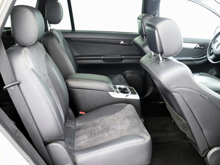 Pelēks Mercedes-Benz R 320 2007 Tallina, ar dzinēja tilpumu 3.00 L un nobraukumu 319 tūkst. km par 1999 €, foto 16 vietnē AUTOMOTO.COM.LV