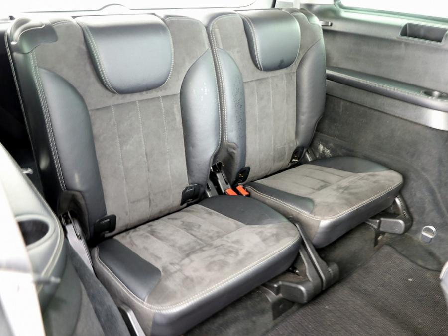 Pelēks Mercedes-Benz R 320 2007 Tallina, ar dzinēja tilpumu 3.00 L un nobraukumu 319 tūkst. km par 1999 €, foto 17 vietnē AUTOMOTO.COM.LV