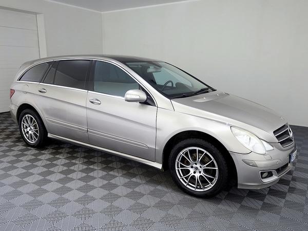 Mercedes-Benz R 320 2007 in Tallinn on AUTOMOTO.COM.LV Grey Mercedes-Benz R 320 2007 in Tallinn, with an engine capacity of 3.00 L and mileage of 319 thousand km for 1999 €, photo 1 on AUTOMOTO.COM.LV