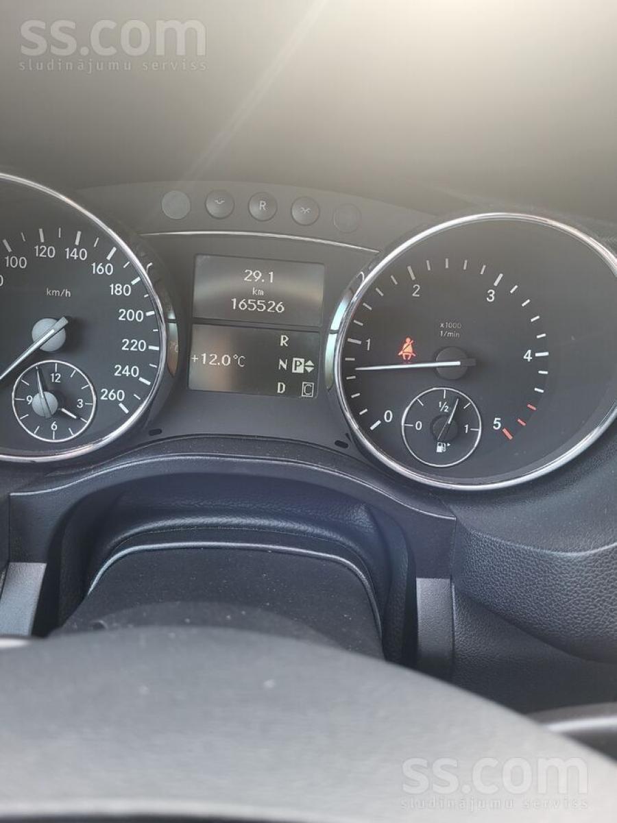 Grey Mercedes-Benz R 320 2008 in Riga, with an engine capacity of 3.00 L and mileage of 0 thousand km for 6500 €, photo 3 on AUTOMOTO.COM.LV