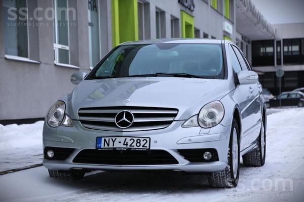 Pelēks Mercedes-Benz R 320 2009 Rīga, ar dzinēja tilpumu 3.00 L un nobraukumu 378 tūkst. km par 3995 €, foto 1 vietnē AUTOMOTO.COM.LV