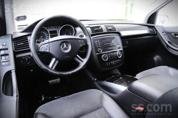 Pelēks Mercedes-Benz R 320 2009 Rīga, ar dzinēja tilpumu 3.00 L un nobraukumu 378 tūkst. km par 3995 €, foto 7 vietnē AUTOMOTO.COM.LV