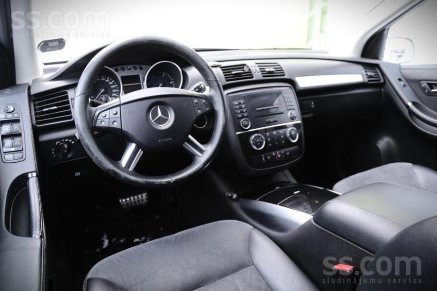 Pelēks Mercedes-Benz R 320 2009 Rīga, ar dzinēja tilpumu 3.00 L un nobraukumu 378 tūkst. km par 3995 €, foto 7 vietnē AUTOMOTO.COM.LV