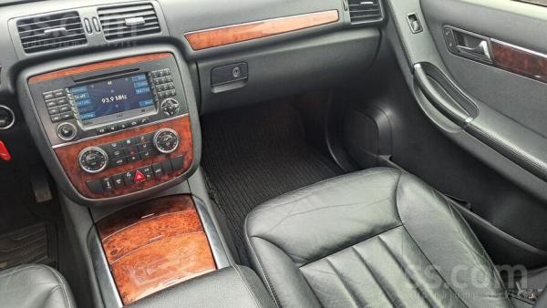 Mercedes-Benz R 320 2006 in Riga, with an engine capacity of 3.00 L and mileage of 403 thousand km for 2900 €, photo 8 on AUTOMOTO.COM.LV