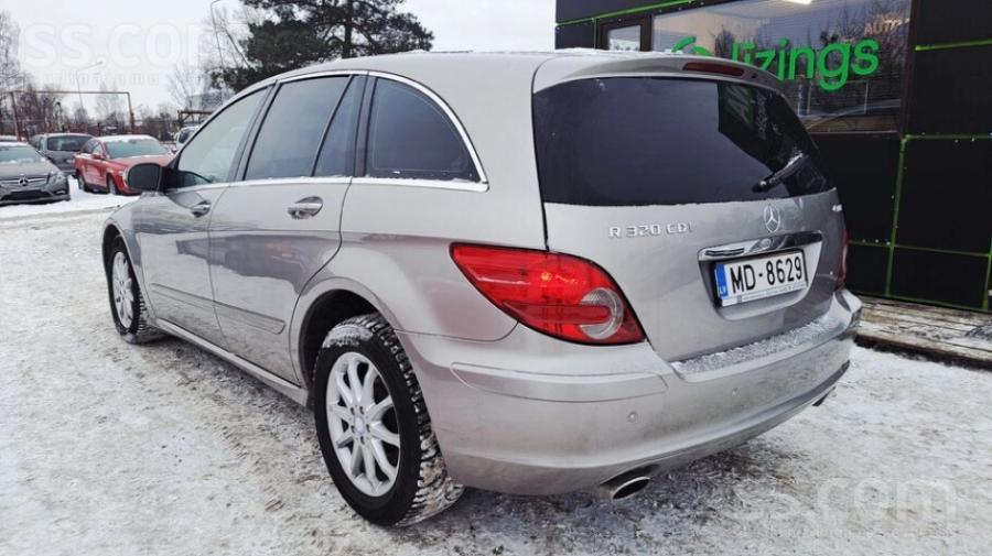 Mercedes-Benz R 320 2006 Rīga, ar dzinēja tilpumu 3.00 L un nobraukumu 403 tūkst. km par 2900 €, foto 22 vietnē AUTOMOTO.COM.LV