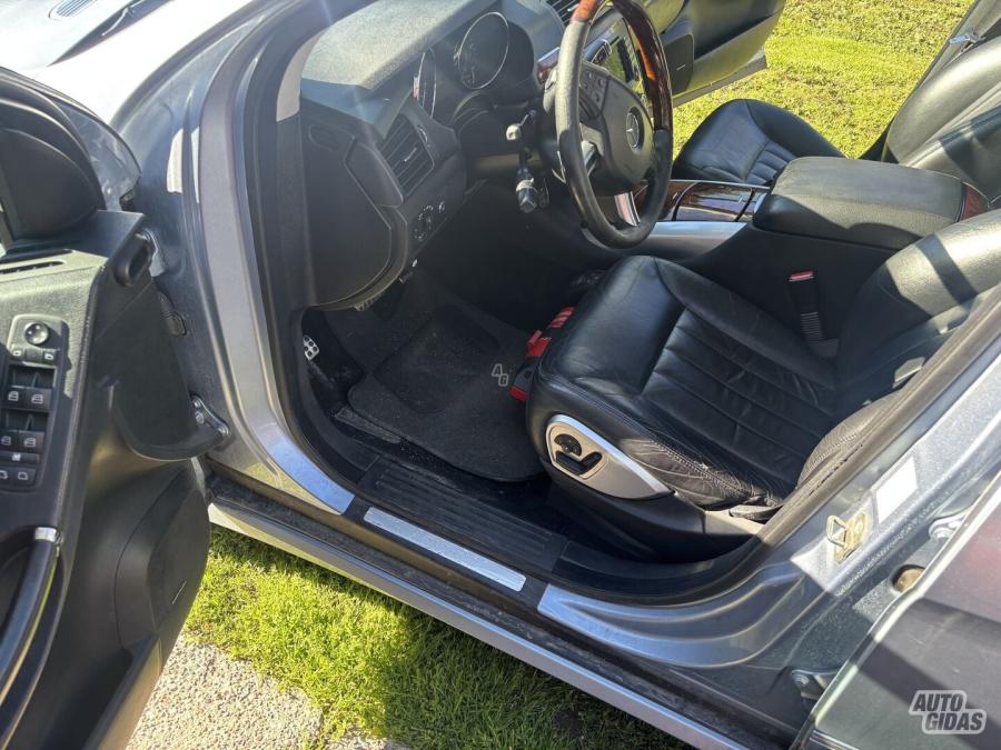 Mercedes-Benz R 320 2006 Kauņa, ar dzinēja tilpumu 3.00 L un nobraukumu 399 tūkst. km par 2200 €, foto 15 vietnē AUTOMOTO.COM.LV