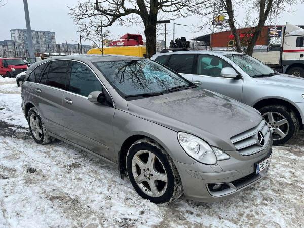 Yellow Mercedes-Benz R 320 2006 in Kaunas, with an engine capacity of 3.00 L and mileage of 320 thousand km for 3100 €, photo 6 on AUTOMOTO.COM.LV