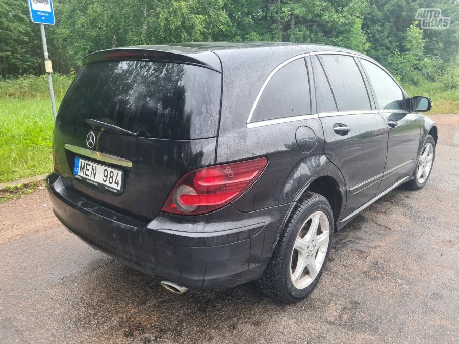 Melns Mercedes-Benz R 350 2007 Klaipėda, ar dzinēja tilpumu 3.50 L un nobraukumu 382 tūkst. km par 2000 €, foto 4 vietnē AUTOMOTO.COM.LV