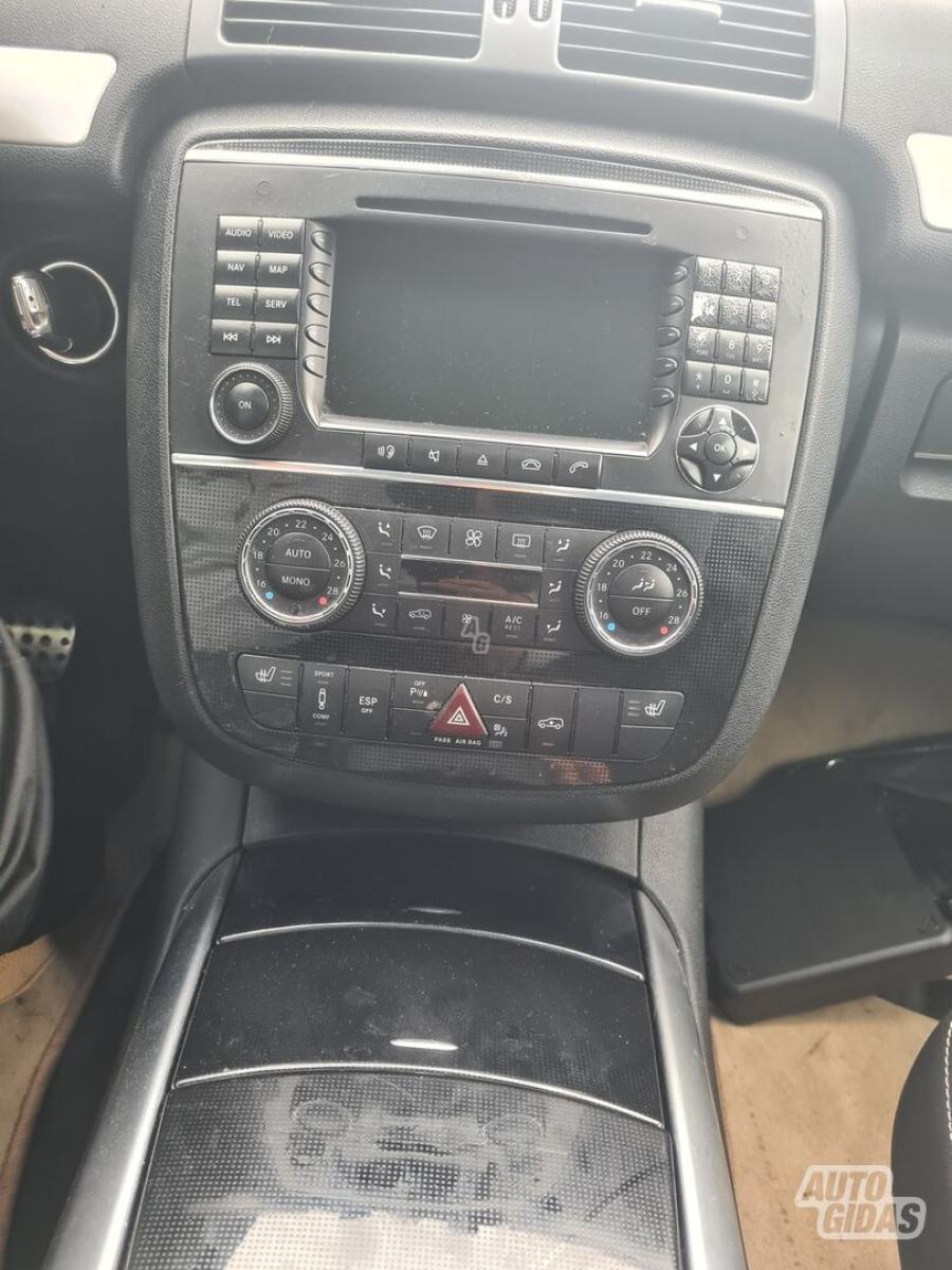Melns Mercedes-Benz R 350 2007 Klaipėda, ar dzinēja tilpumu 3.50 L un nobraukumu 382 tūkst. km par 2000 €, foto 12 vietnē AUTOMOTO.COM.LV