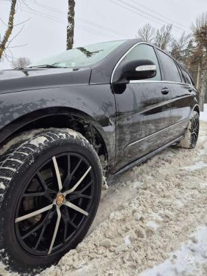 Black Mercedes-Benz R 350 2008 in Ignalina, with an engine capacity of 3.50 L and mileage of 220 thousand km for 3650 €, photo 3 on AUTOMOTO.COM.LV