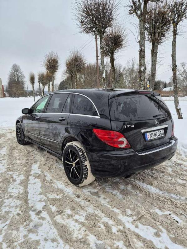 Black Mercedes-Benz R 350 2008 in Ignalina, with an engine capacity of 3.50 L and mileage of 220 thousand km for 3650 €, photo 5 on AUTOMOTO.COM.LV