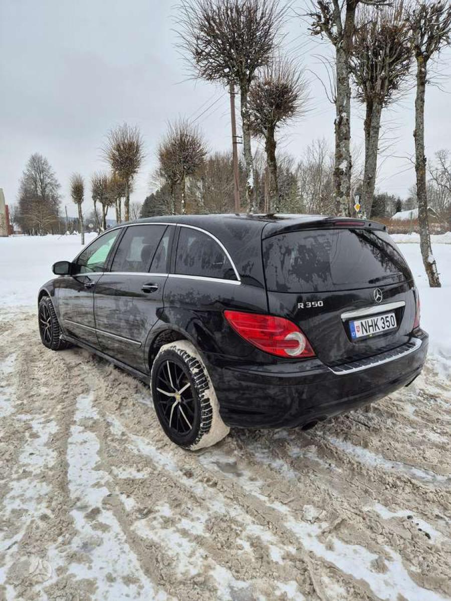 Black Mercedes-Benz R 350 2008 in Ignalina, with an engine capacity of 3.50 L and mileage of 220 thousand km for 3650 €, photo 5 on AUTOMOTO.COM.LV