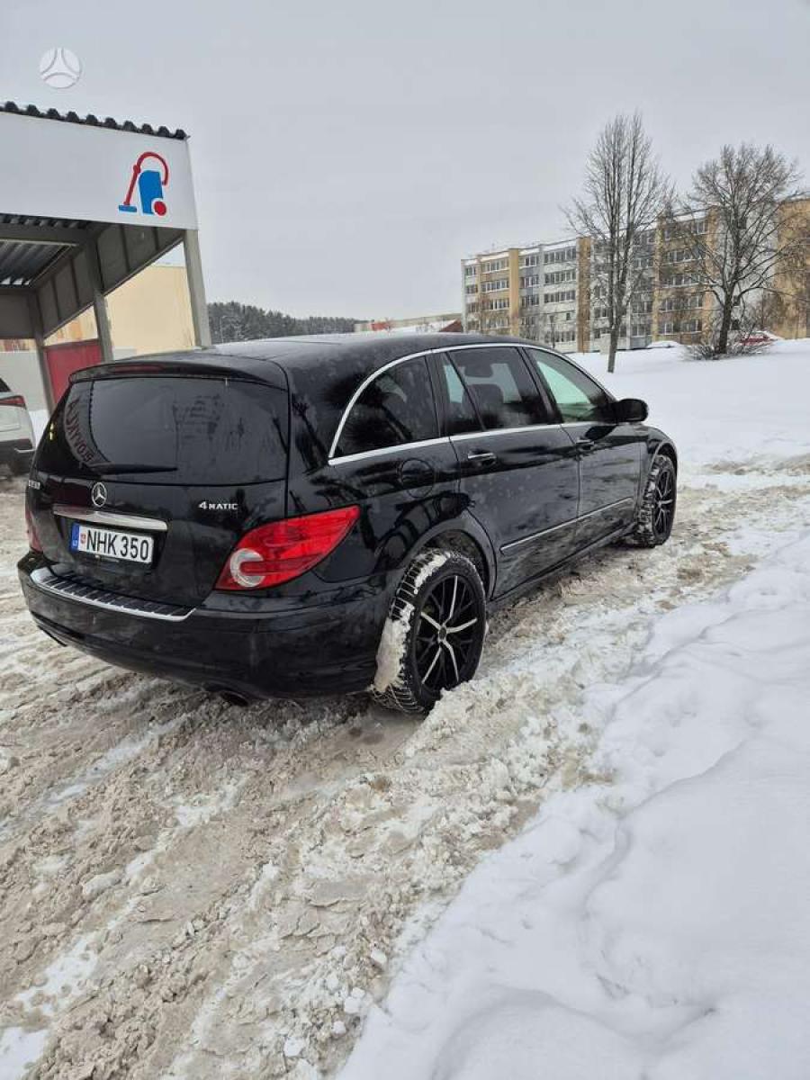 Black Mercedes-Benz R 350 2008 in Ignalina, with an engine capacity of 3.50 L and mileage of 220 thousand km for 3650 €, photo 6 on AUTOMOTO.COM.LV